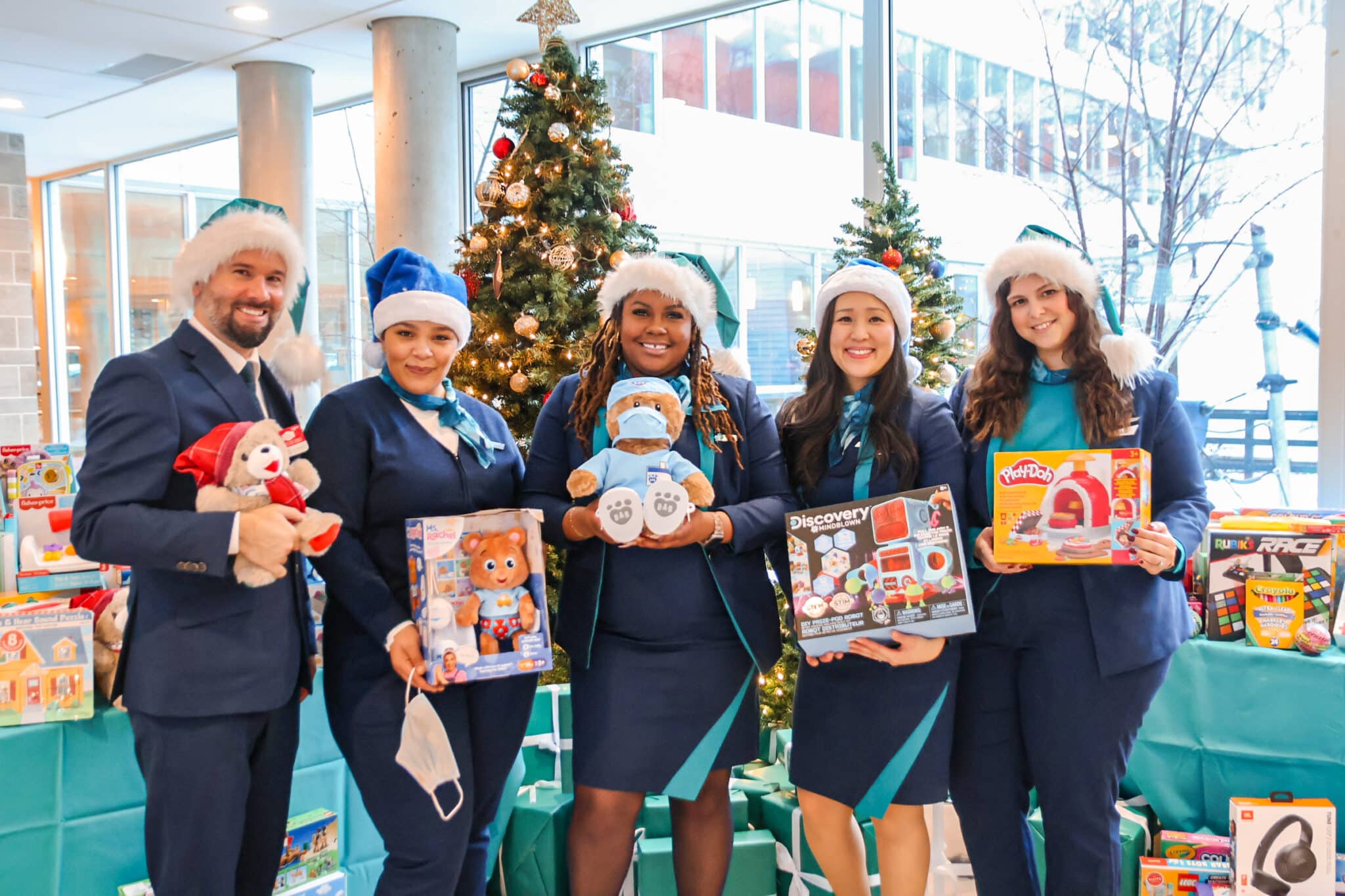 WestJet Shares Christmas Miracle Magic with Families at Ronald McDonald ...